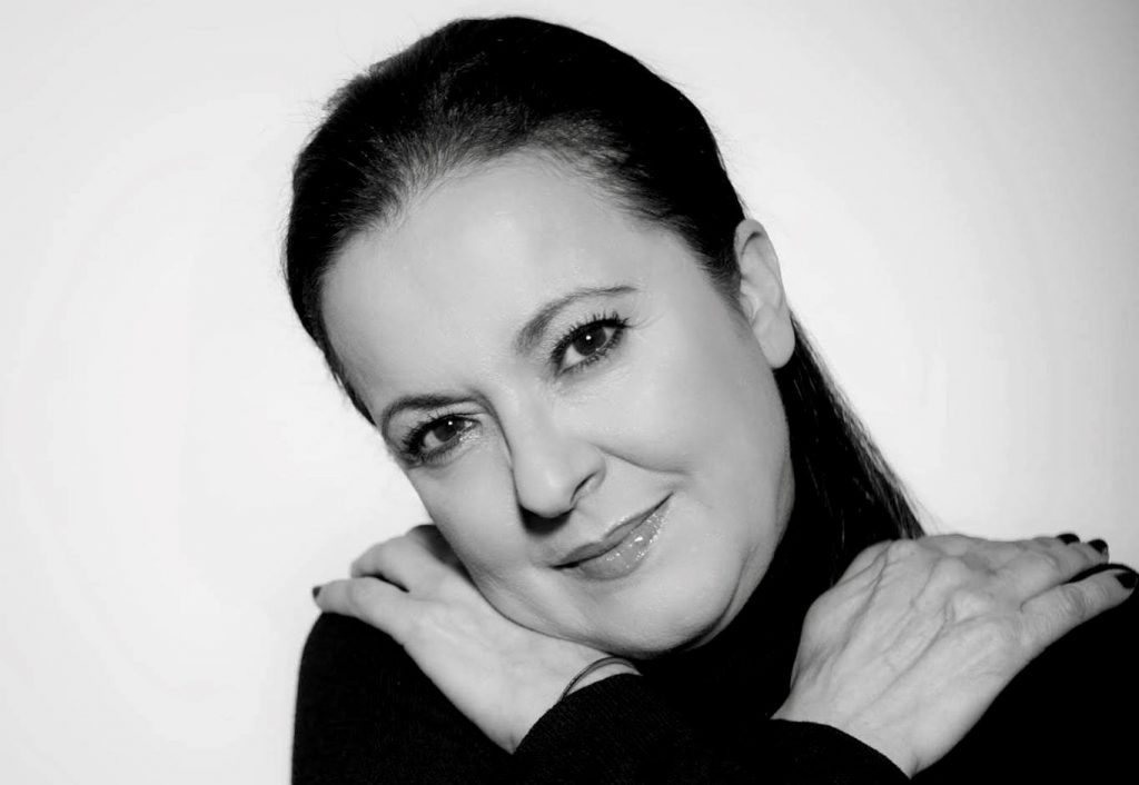 Olga canta con las verdades que tiene - L&B actual